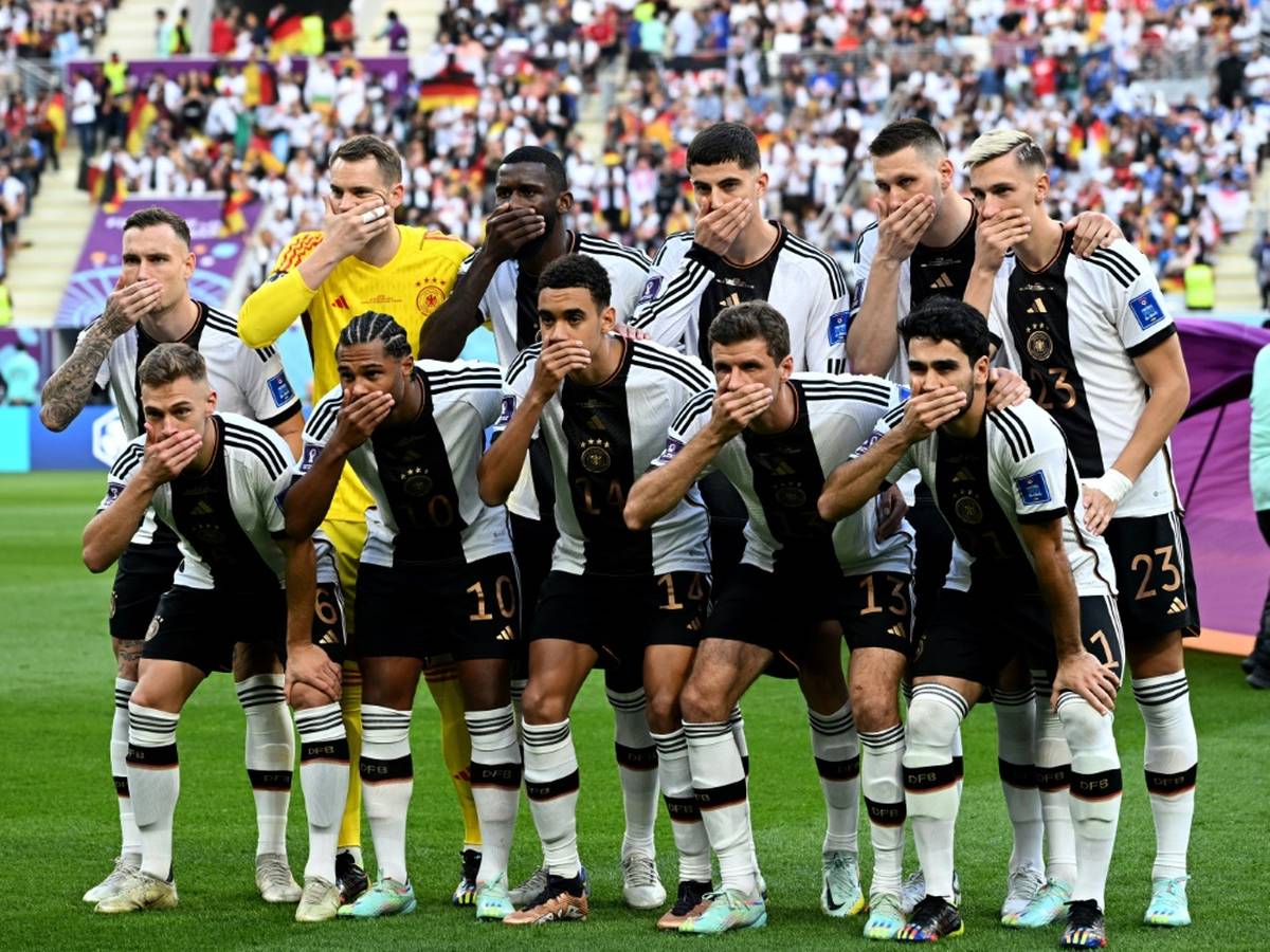 DFB WM 1954 Pressefoto 21 Unterschriften Handsigniert - commradar.com