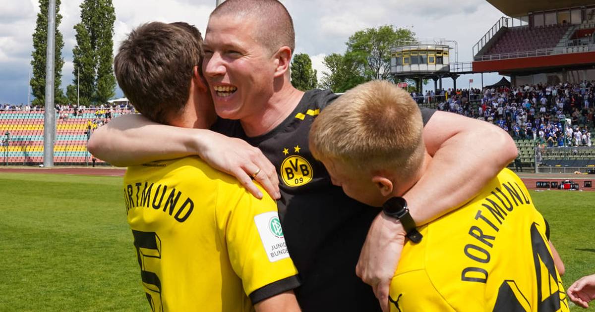 Wende! BVB-Trainer bleibt nun doch